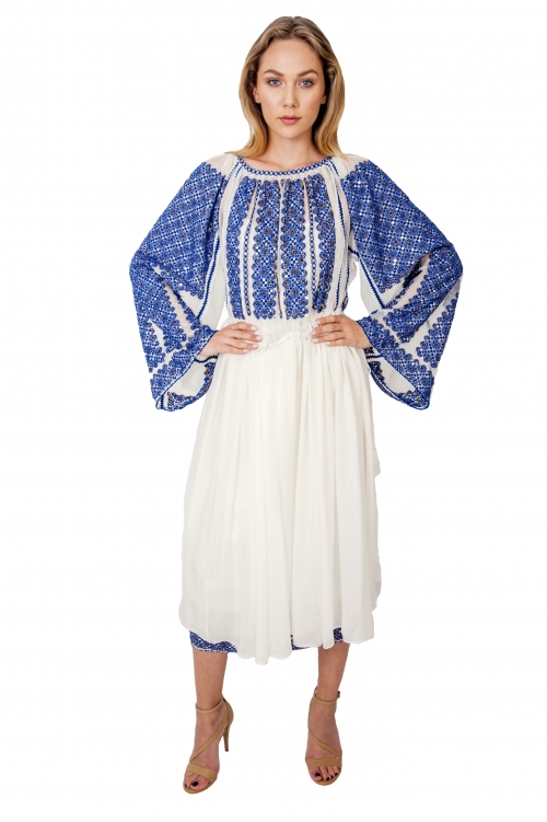 Rochia de mireasă pentru nuntă în stil tradițional cu motive romanești